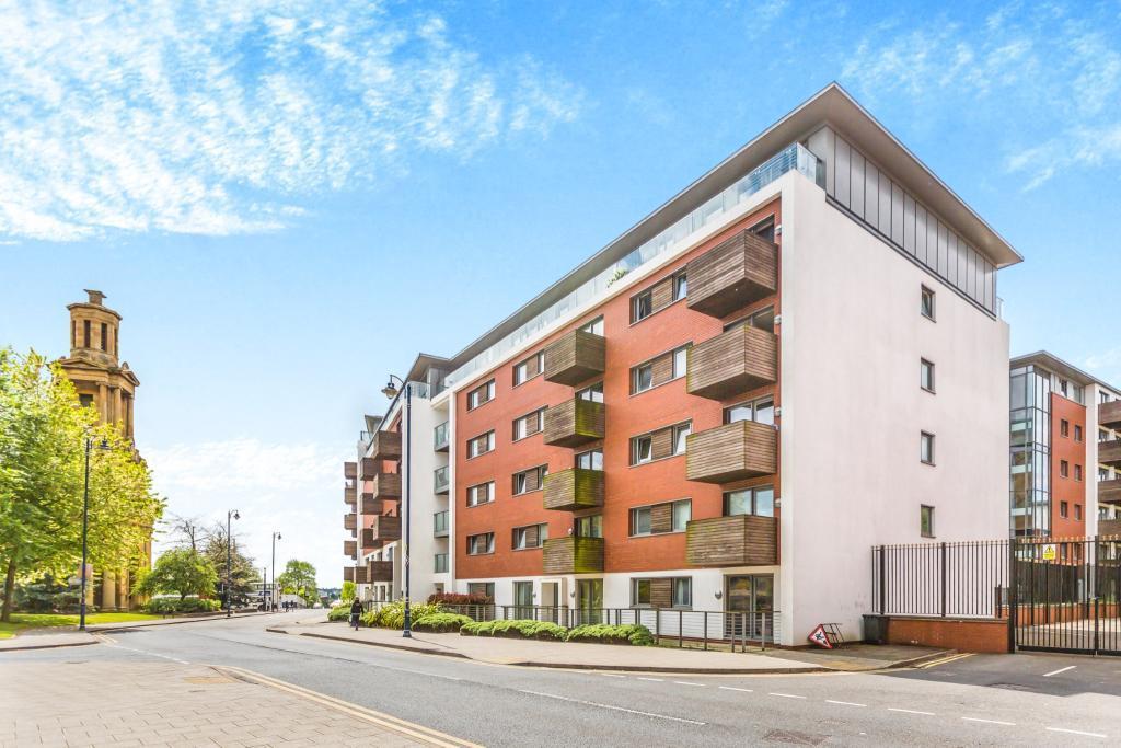 Skyline, 165 Granville Street... 1 bed apartment - £850 pcm (£196 pw)