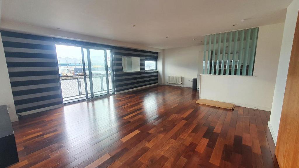 Flat /, Meadowside Quay Square, Glasgow 2 bed apartment - £1,350 pcm (£ ...