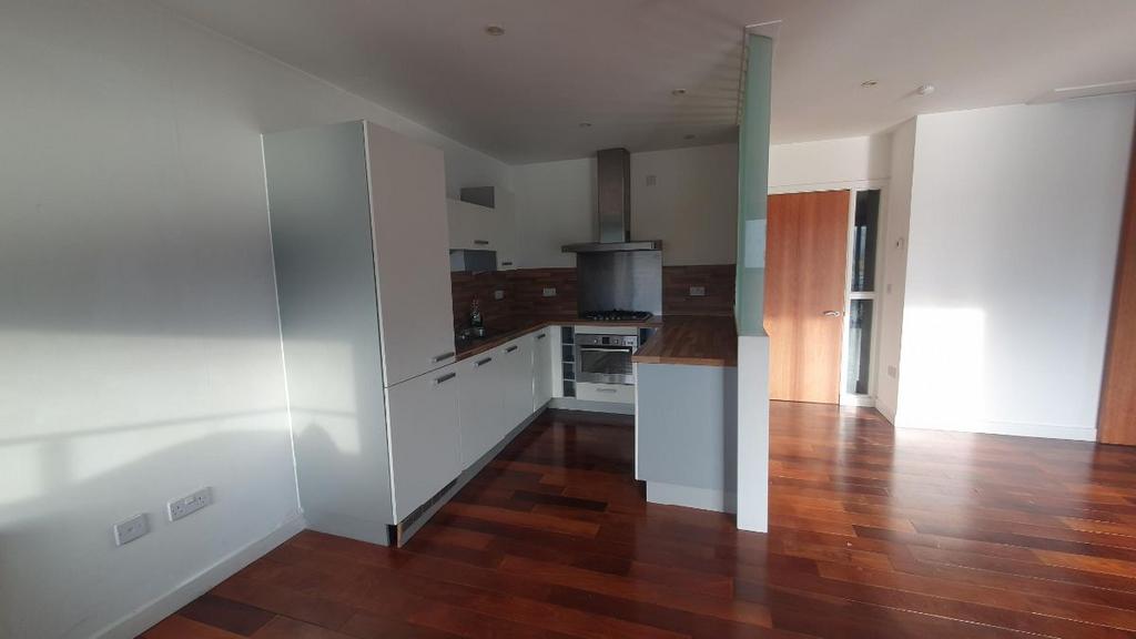 Flat /, Meadowside Quay Square, Glasgow 2 bed apartment - £1,350 pcm (£ ...