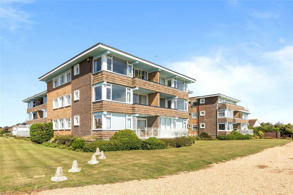 Dolphin Way, Rustington... 2 bed apartment - £1,250 pcm (£288 pw)