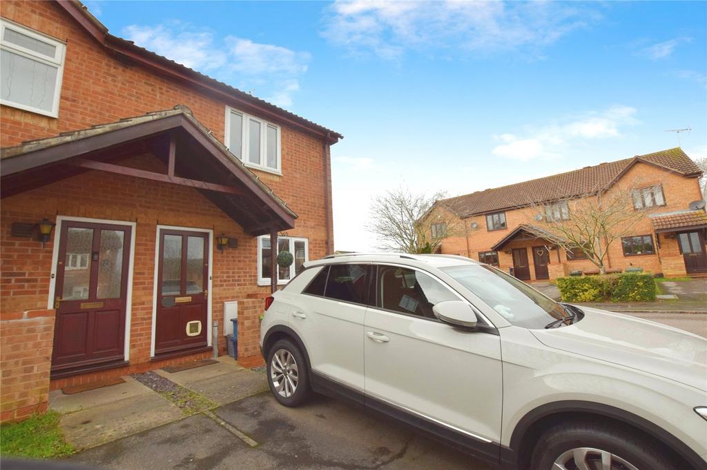 Bicester OX26 2 bed end of terrace house - £1,300 pcm (£300 pw)
