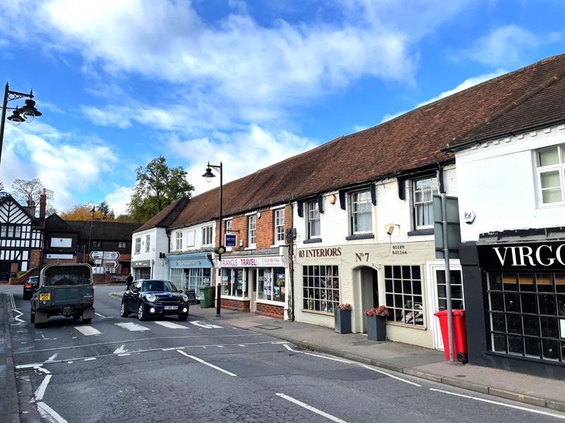 7 High Street, Pangbourne, Berkshire Shop to rent - £1,917 pcm (£442 pw)