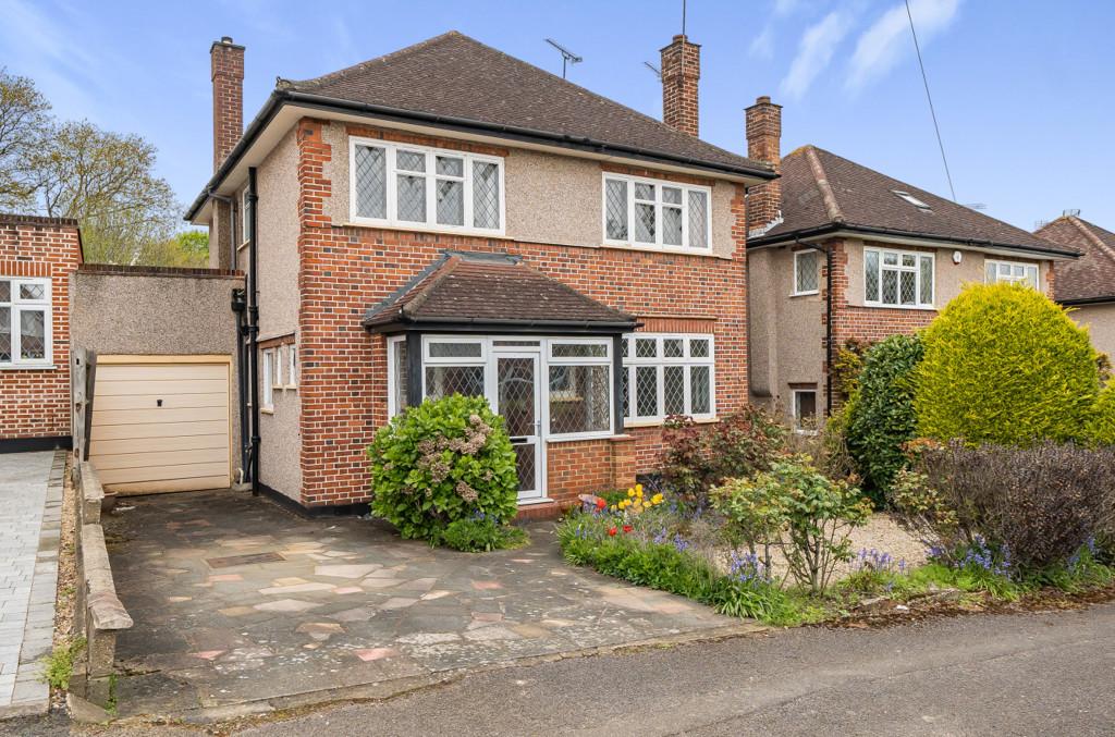 Barnhill, Pinner, Middlesex 4 bed detached house - £900,000