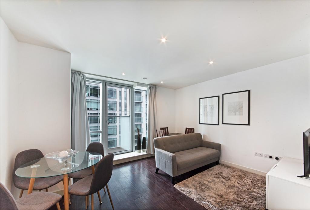 East Tower, Pan Peninsula, Canary... 1 bed apartment - £2,275 pcm (£525 pw)