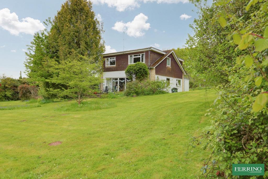 The Common, Woolaston, Lydney... 4 bed detached house - £600,000