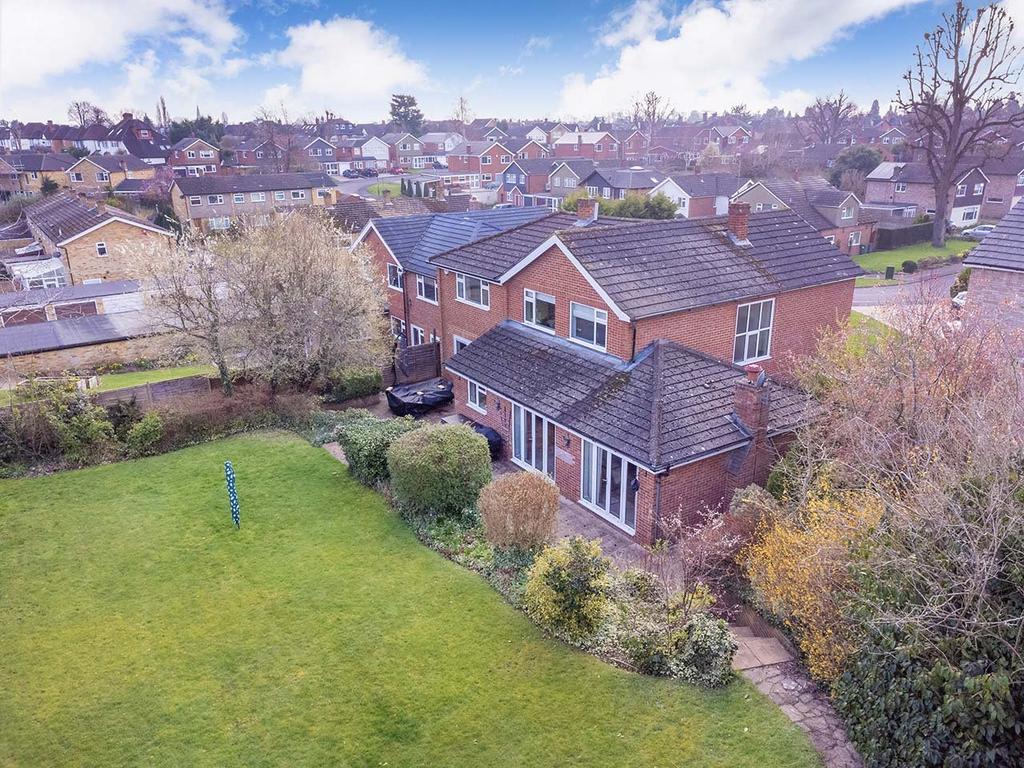 Derwent Drive, Maidenhead SL6 5 bed detached house for sale - £1,135,000