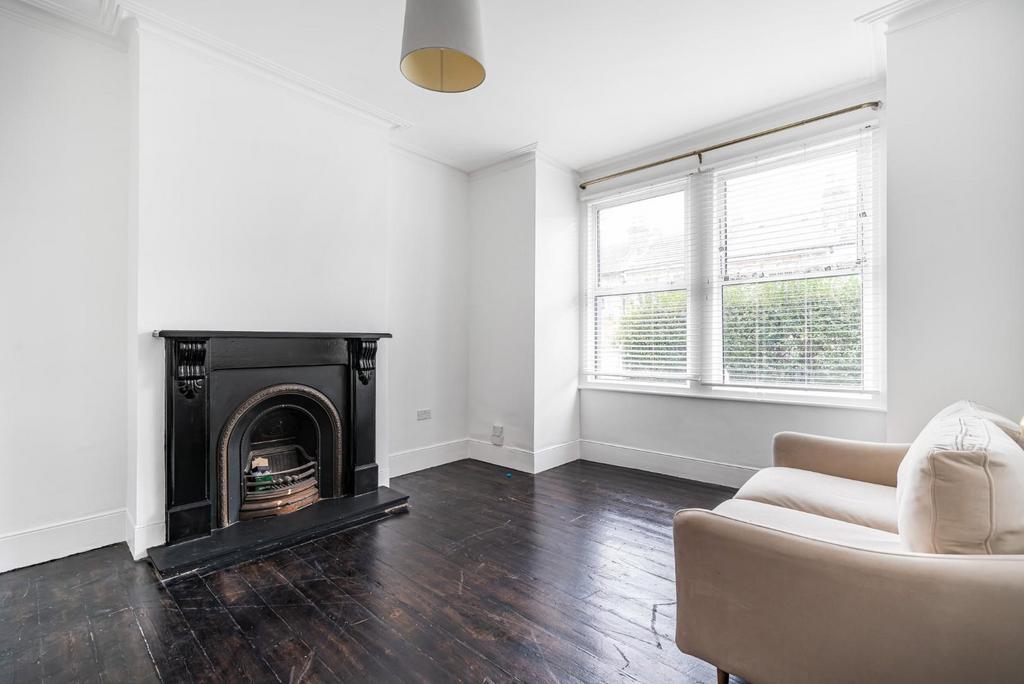 Sangley Road, London, SE6 2JP 2 bed flat - £2,000 pcm (£462 pw)