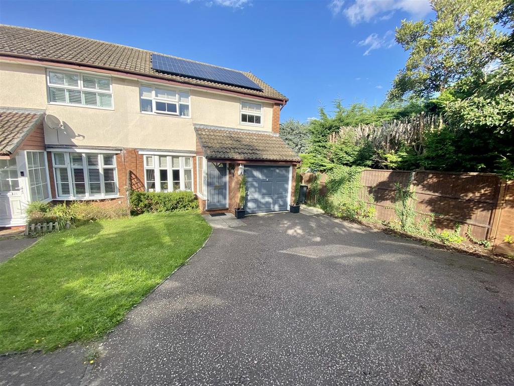 Kershaw Close, Luton 3 bed semi-detached house - £365,000