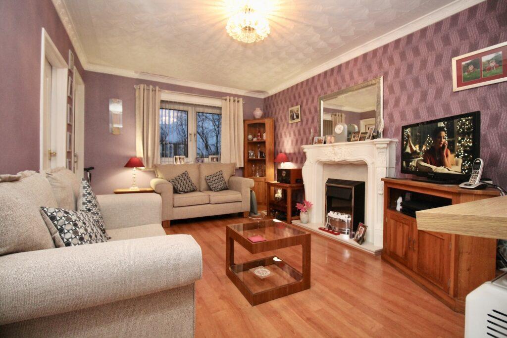 53 John Knox Street Glasgow G4 0UU 1 bed flat - £89,995