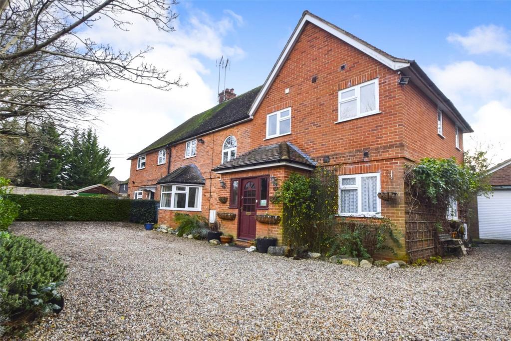 Eversley Centre, Eversley RG27 4 bed semi-detached house - £725,000