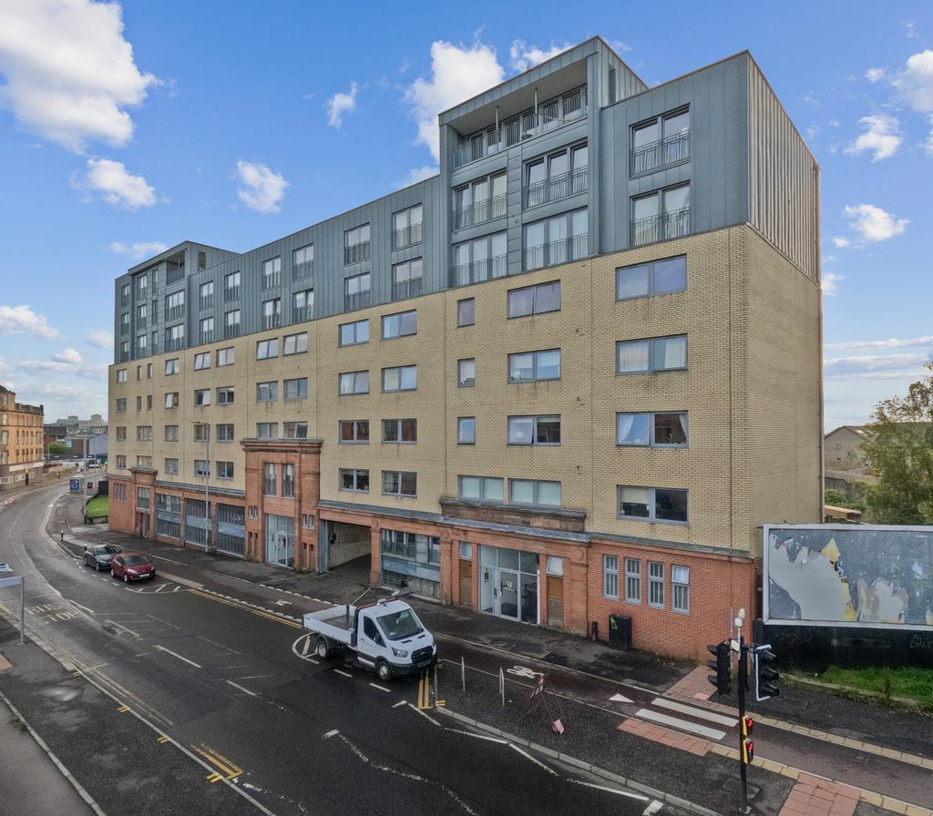 Victoria Road, Flat 1/1, The Plaza... 2 bed flat - £125,000