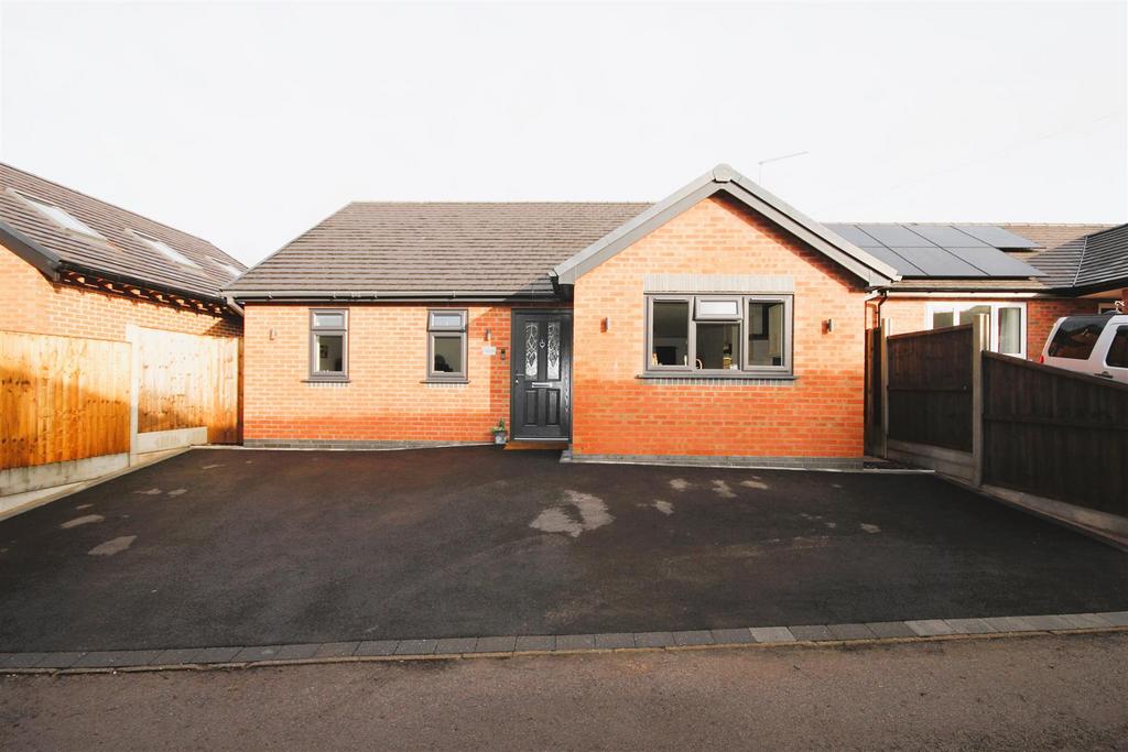 Eaves Lane Cheadle 2 Bed Detached Bungalow For Sale £315 000