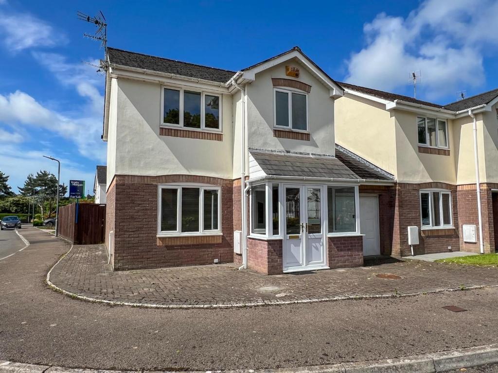 Middlegate Court, Cowbridge, Vale Of... 3 bed link detached house - £ ...