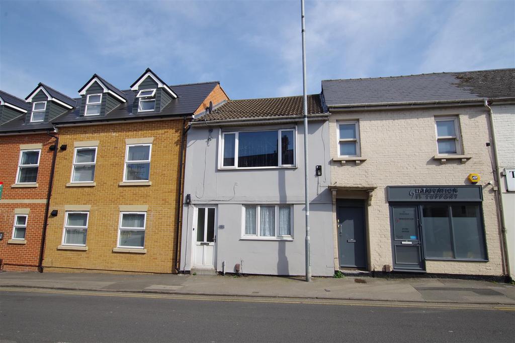 Victoria Road, Swindon SN1 1 bed flat - £750 pcm (£173 pw)