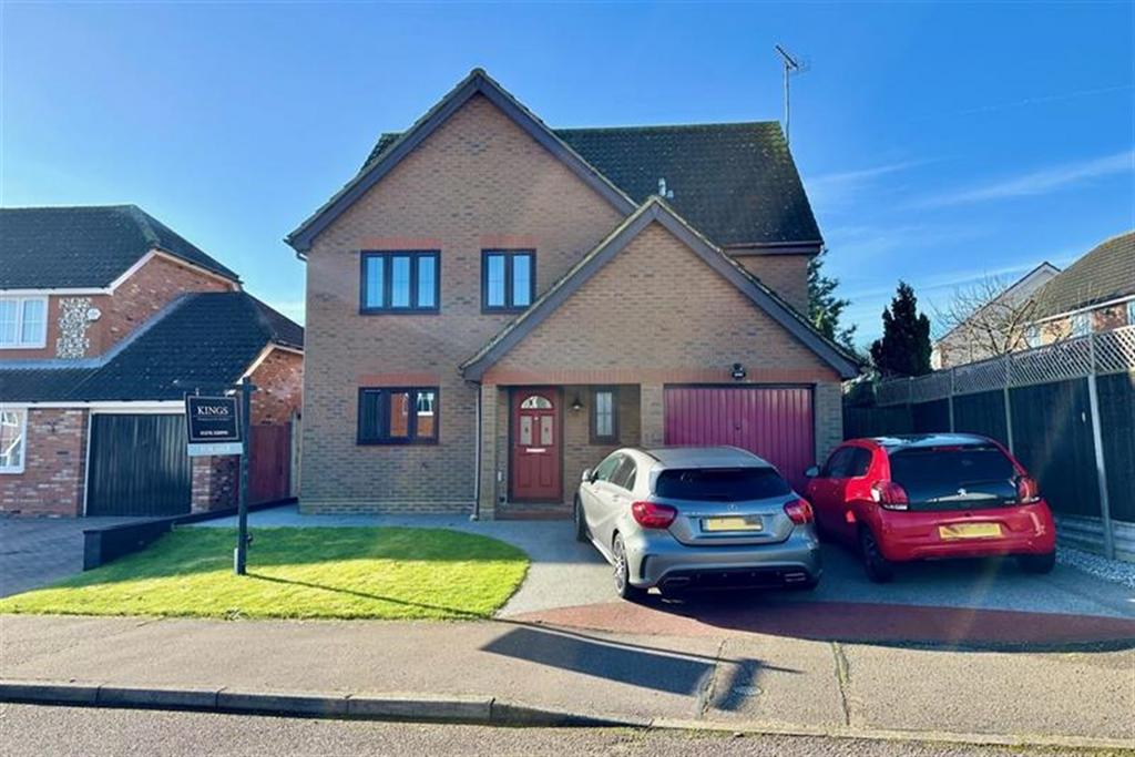 Broadoaks Crescent, Braintree, CM7 4 bed detached house - £450,000