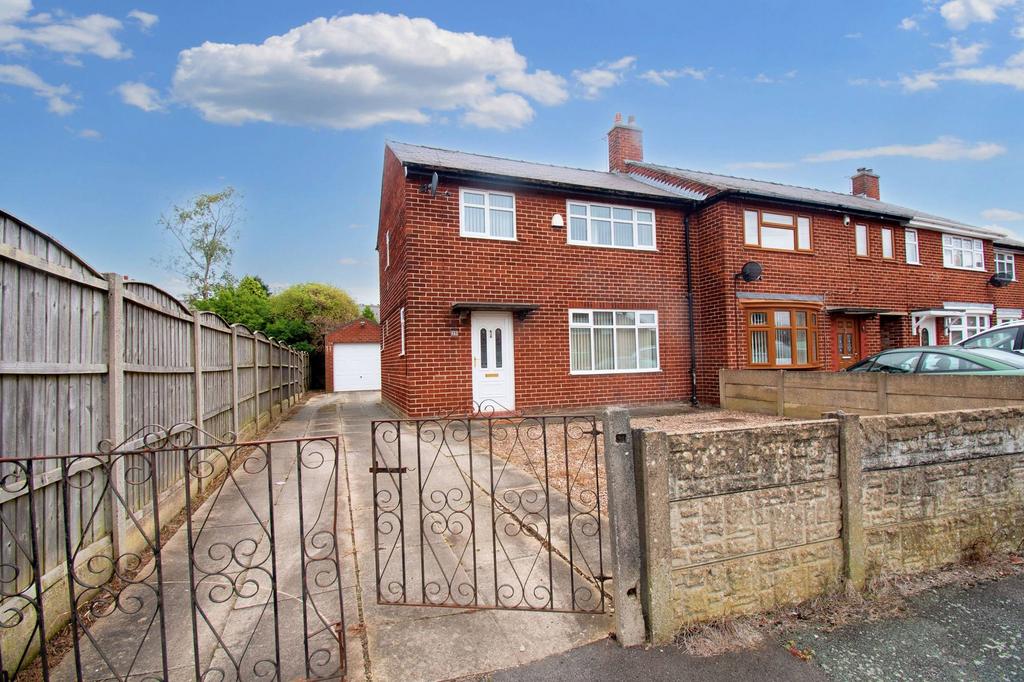 Ullswater Avenue Warrington Wa2 3 Bed Semi Detached House £175 000