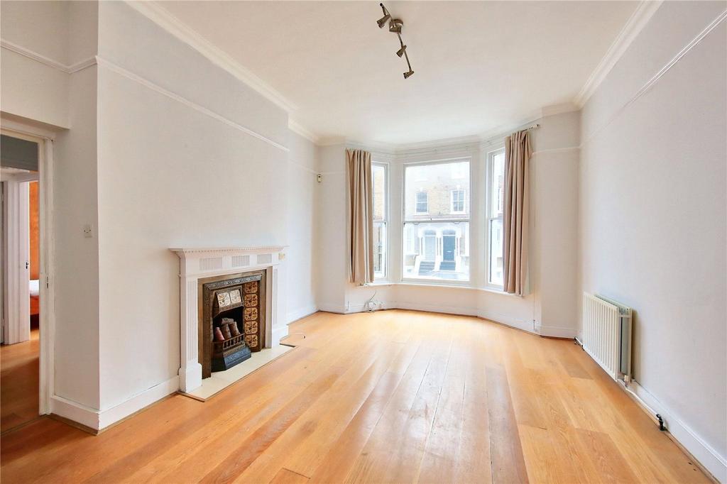 Cologne Road, SW11 3 bed apartment - £650,000