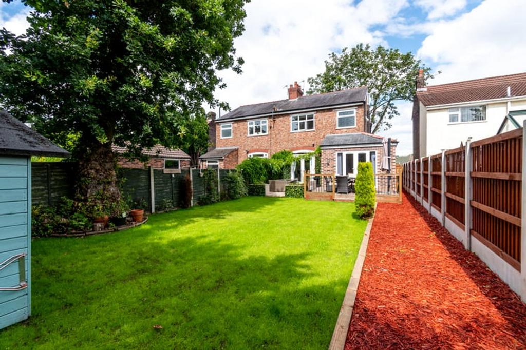 Cinnamon Lane, Fearnhead, WA2 3 bed semi-detached house - £300,000