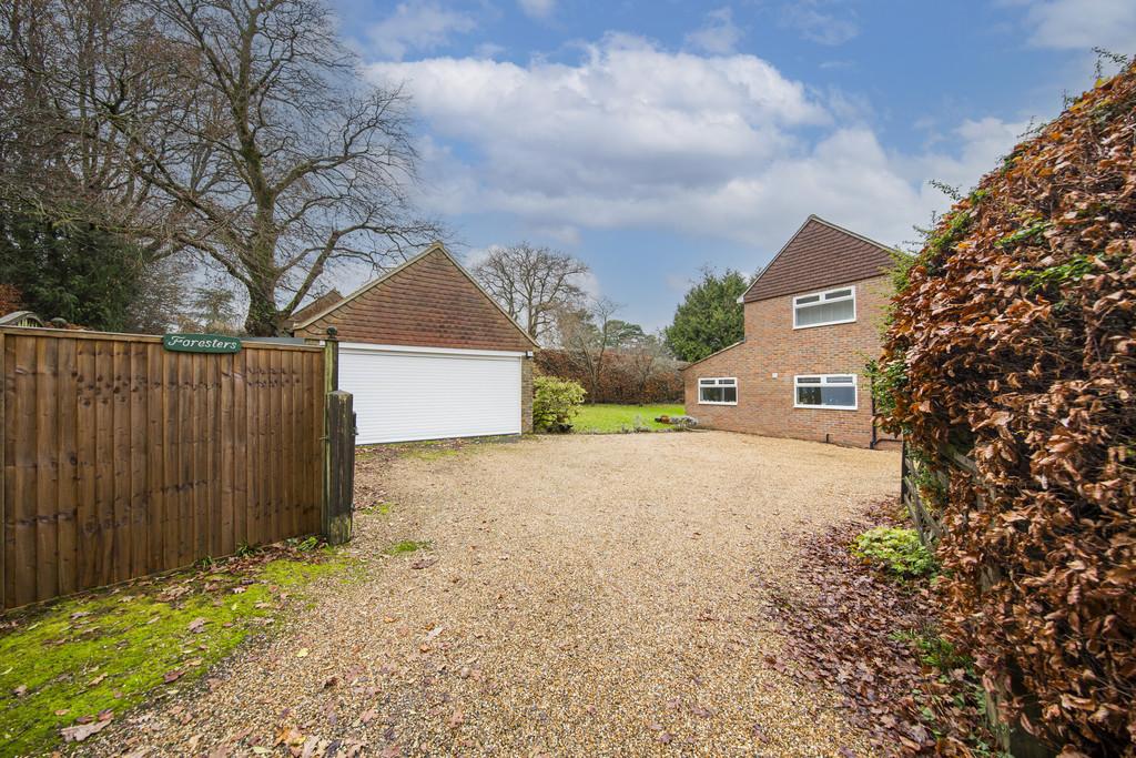 Beacon Road West, Crowborough 5 bed detached house - £995,000
