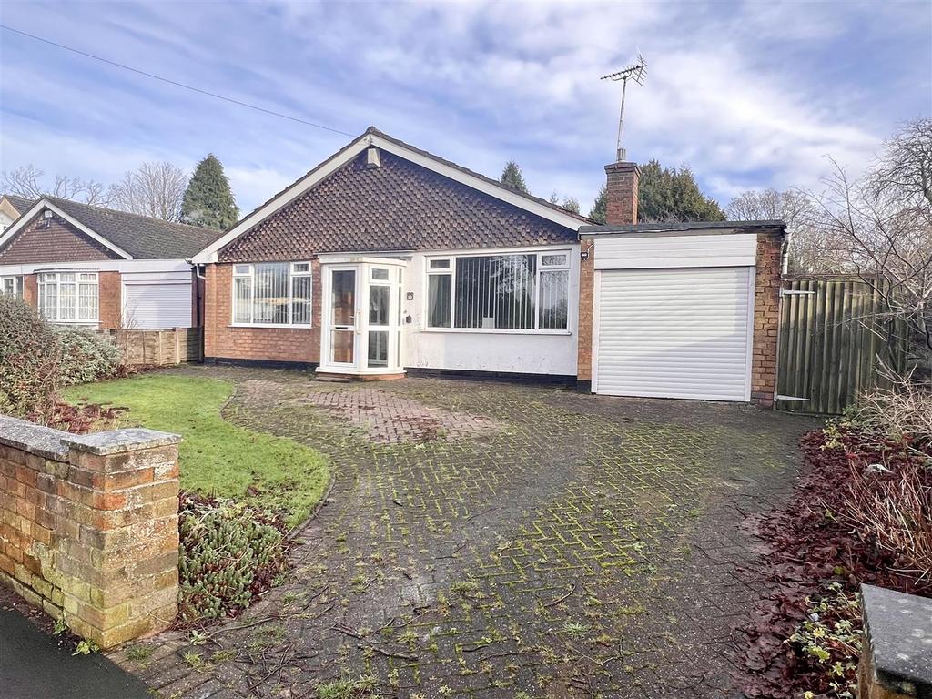 Tixall Road, Hall Green, Birmingham 3 bed detached bungalow - £370,000
