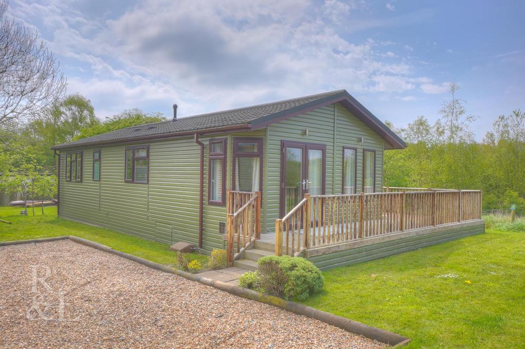 Spring Cottage Road, Overseal 2 bed park home for sale - £210,000