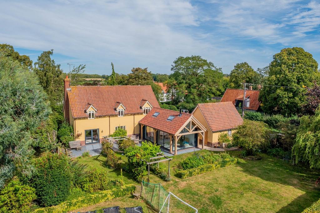Hunston, Suffolk 5 bed detached house - £875,000