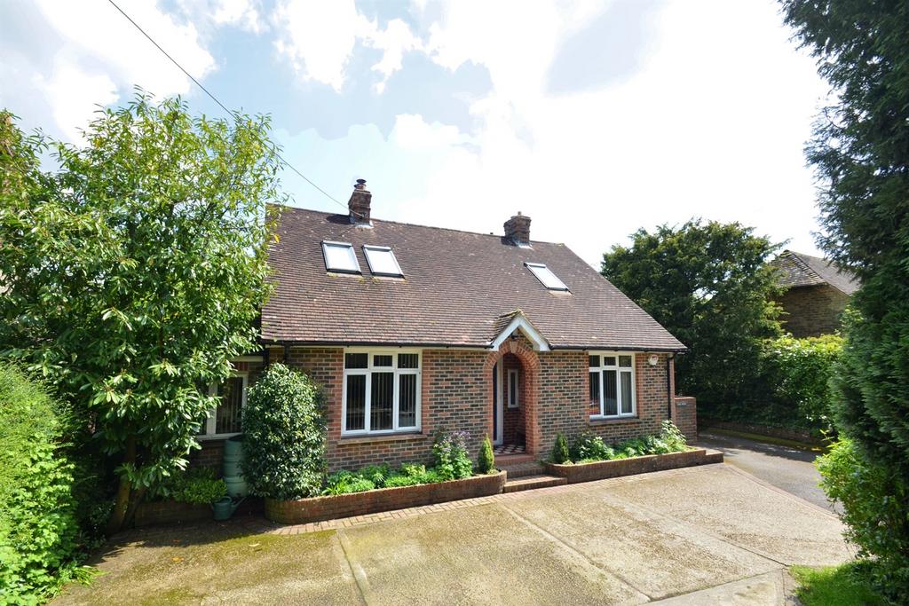 Vendors suited, Storrington, RH20 3 bed detached house - £749,500