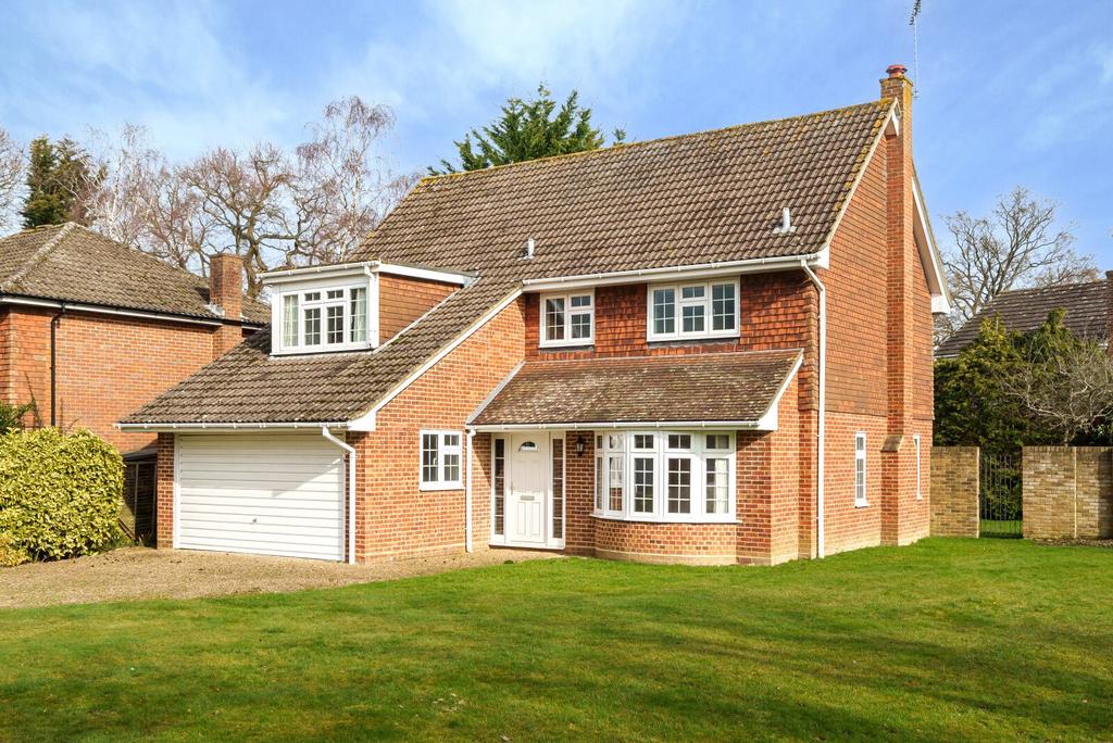 The Ridings, East Horsley, KT24 5 bed detached house for sale - £1,225,000