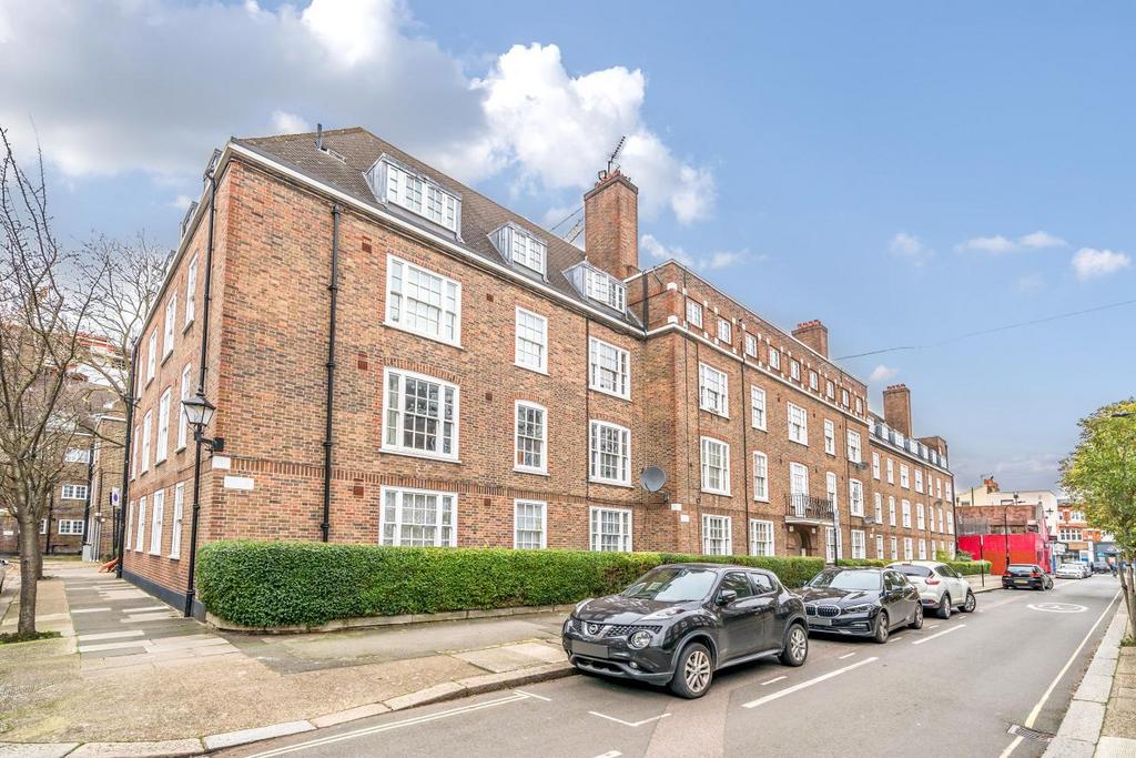 Riverside Gardens, Hammersmith 2 bed flat for sale - £470,000