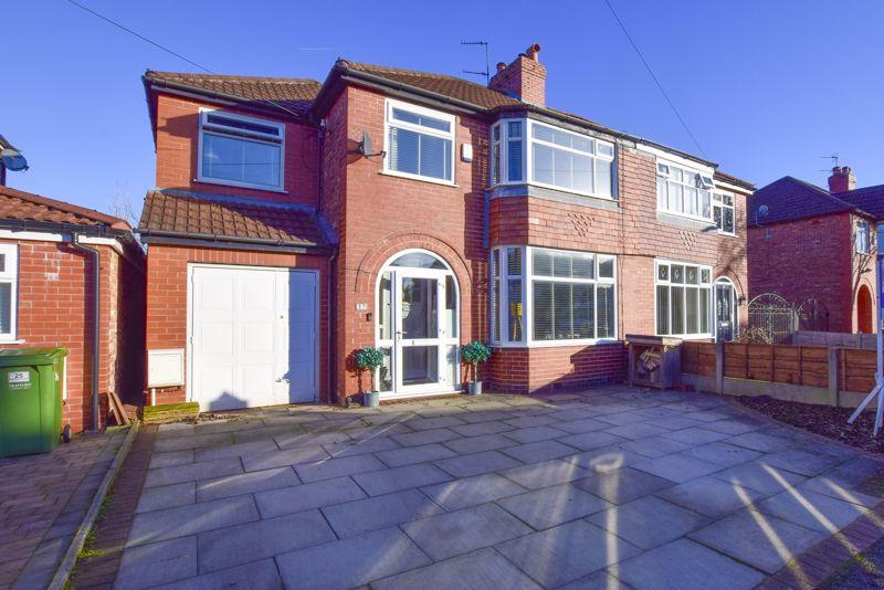 Mossdale Road, Sale, M33 4 bed semi-detached house for sale - £575,000
