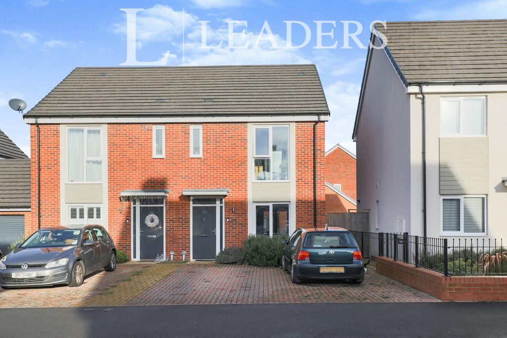 Romney Way, Worcester, WR5 3 bed semi-detached house - £1,395 pcm (£322 pw)