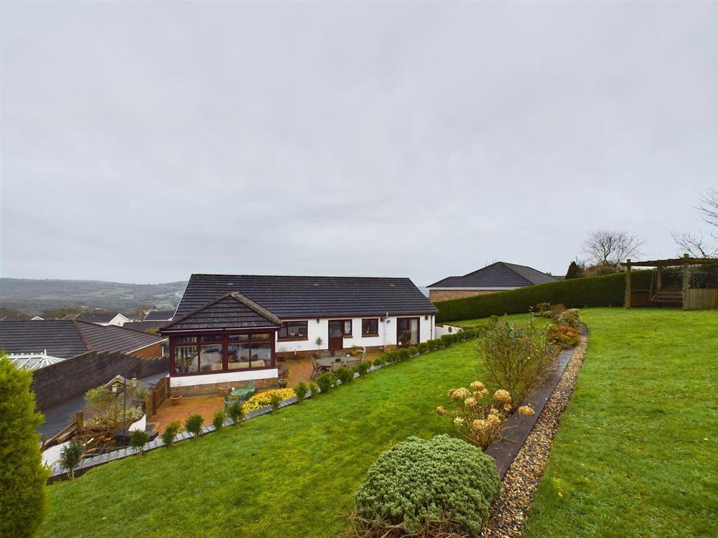 Tir Dafydd, Pontyates, Llanelli 3 bed detached bungalow - £375,000