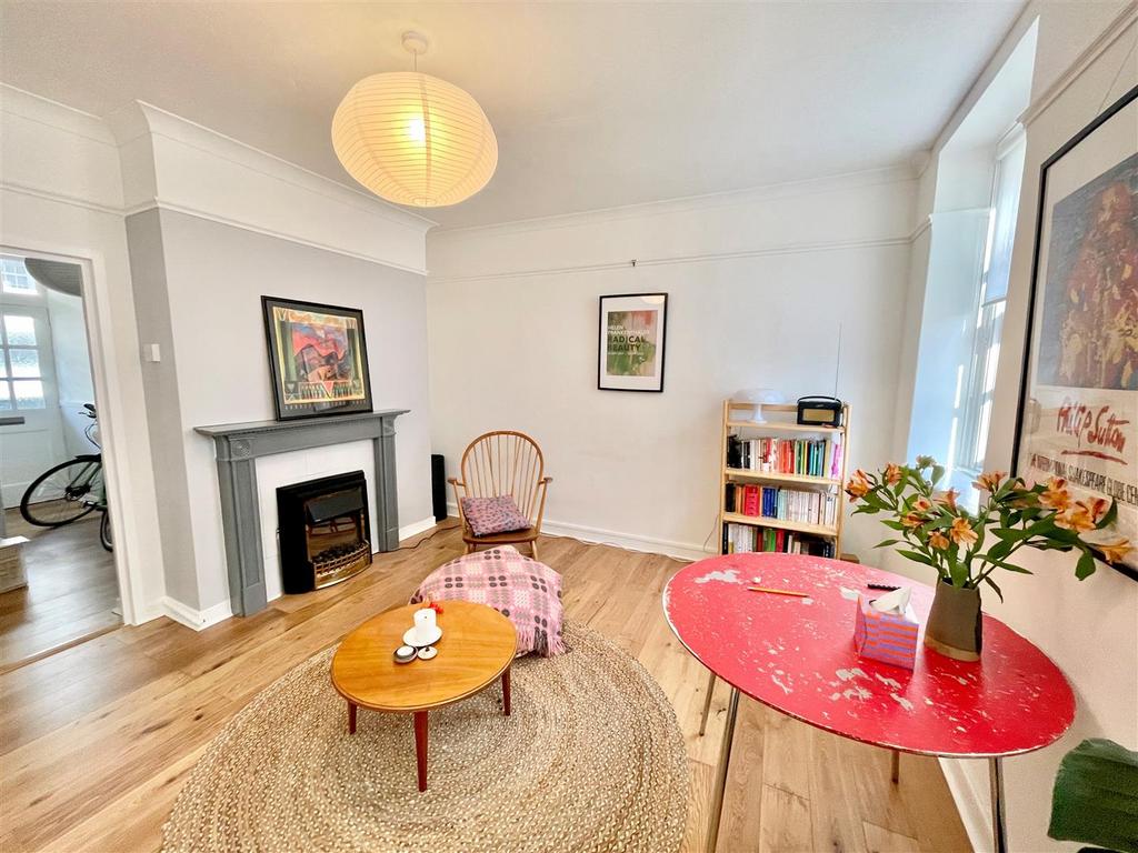Page Street, London SW1P 2 bed flat - £475,000