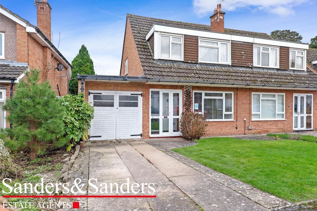 Hadrians Walk, Alcester, B49 3 bed semi-detached house - £299,950