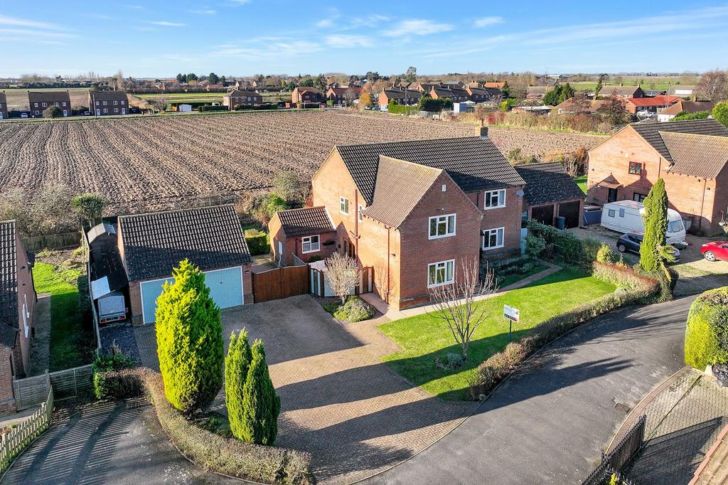 Needham Drive, Sutton St. James, PE12 4 bed detached house - £450,000
