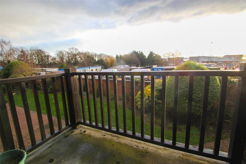 Hamble Lane, Hamble, Southampton... 1 bed apartment for sale - £127,000