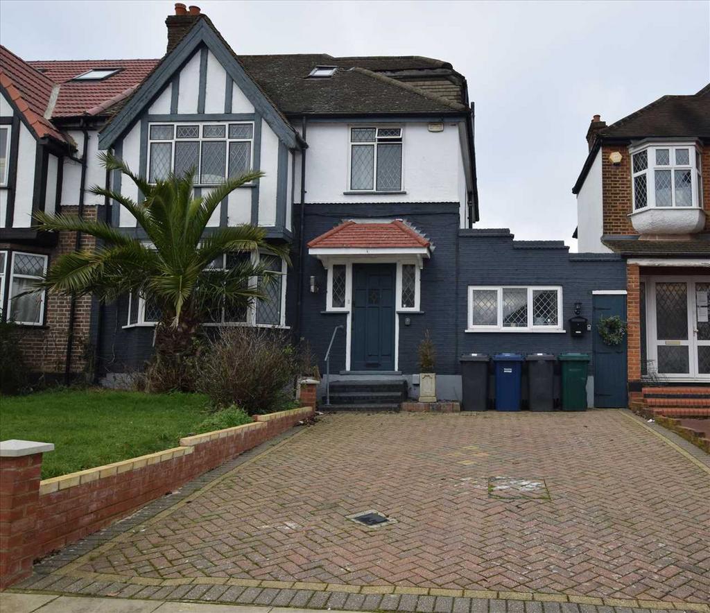 St. Margarets Road, Edgware 4 bed property - £3,200 pcm (£738 pw)
