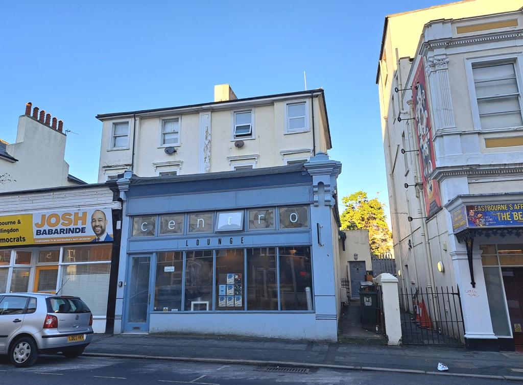 Seaside Road, Close to Town, Eastbourne BN21 3 bed flat for sale - £215,000