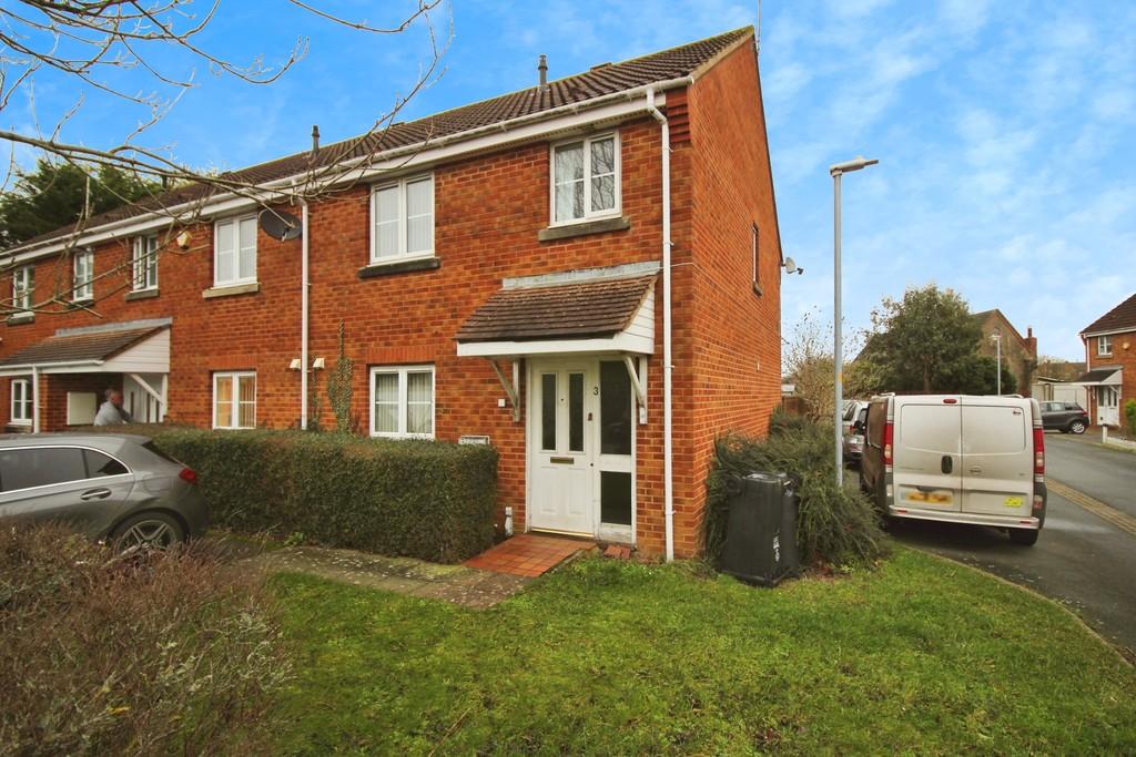 Marsh Farm Lane, Swindon SN1 3 bed end of terrace house - £1,200 pcm (£ ...
