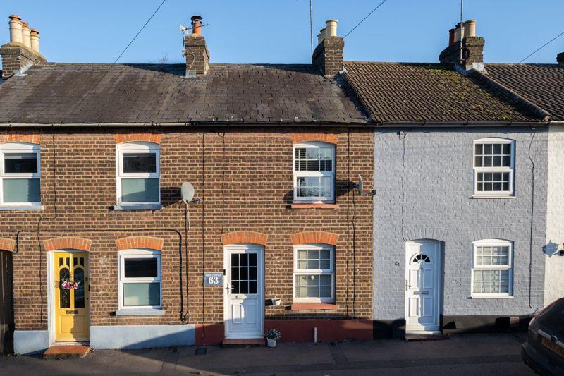 Slip End Village 2 bed cottage - £285,000