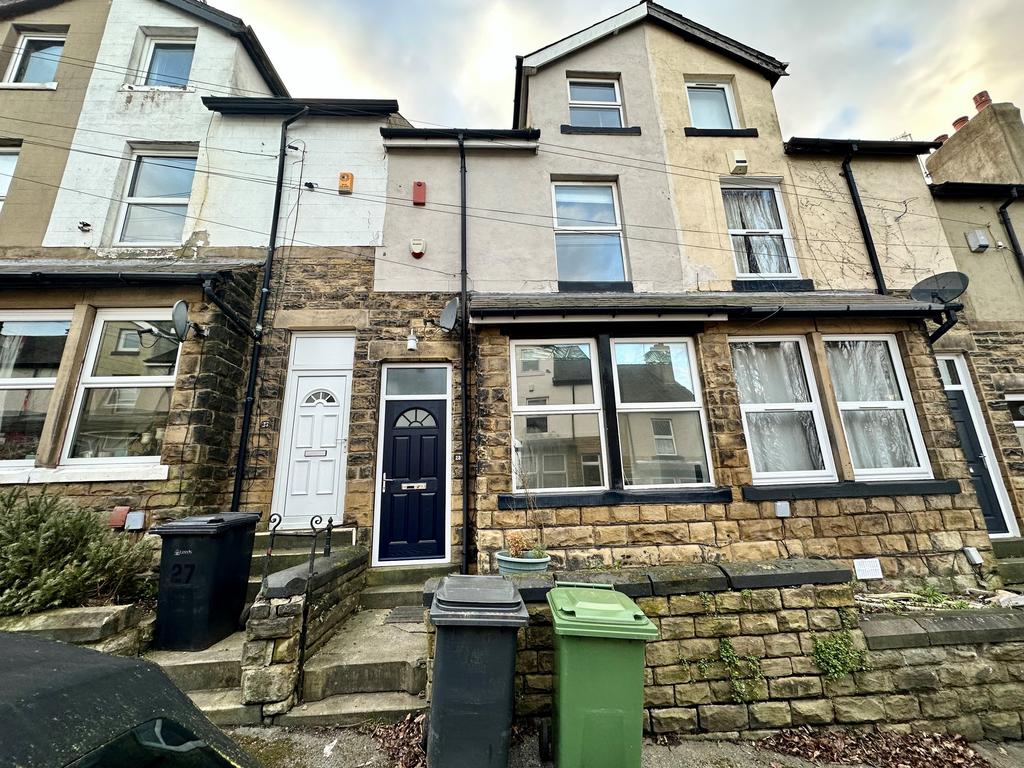 Eric Street, Leeds 3 bed terraced house - £875 pcm (£202 pw)
