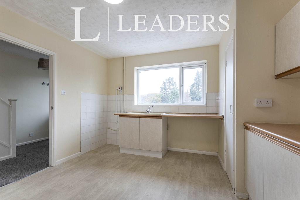 High Street Stotfold, SG5 4LD 3 bed flat - £1,200 pcm (£277 pw)