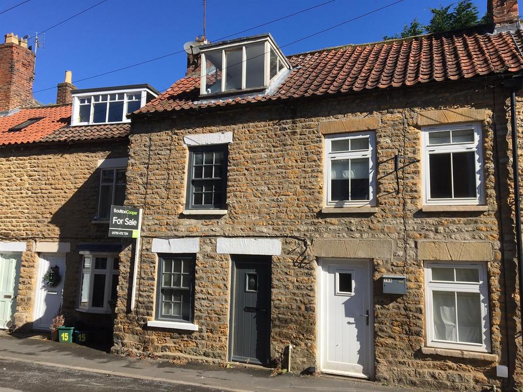 Howe End, Kirkbymoorside. YO62 6BE 2 bed terraced house for sale - £159,000