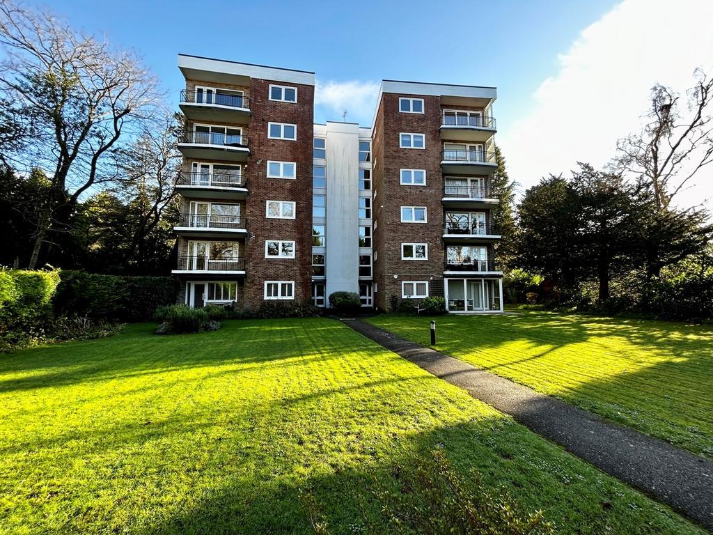 Chartwell, 8 The Avenue, BRANKSOME PARK, BH13 2 bed flat for sale - £ ...