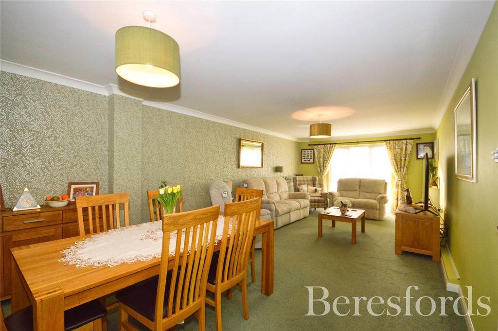 Balgores Lane, Gidea Park, RM2 4 bed detached house for sale - £650,000
