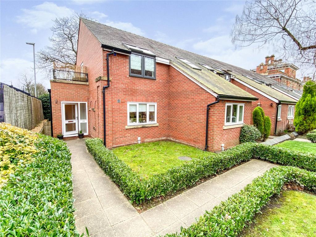 Houseman Crescent, West Didsbury... 2 bed end of terrace house - £410,000