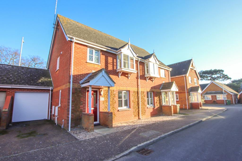 Valentine Court, Hunstanton 3 bed semi-detached house - £375,000