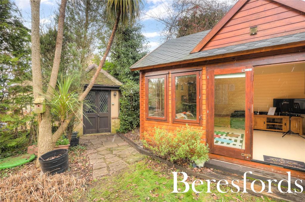 Rectory Road, Little Burstead, CM12 4 bed detached house for sale - £1,100,000