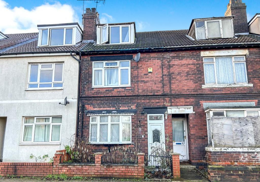 35 Queen Street, Scunthorpe, South... 3 bed terraced house - £62,000