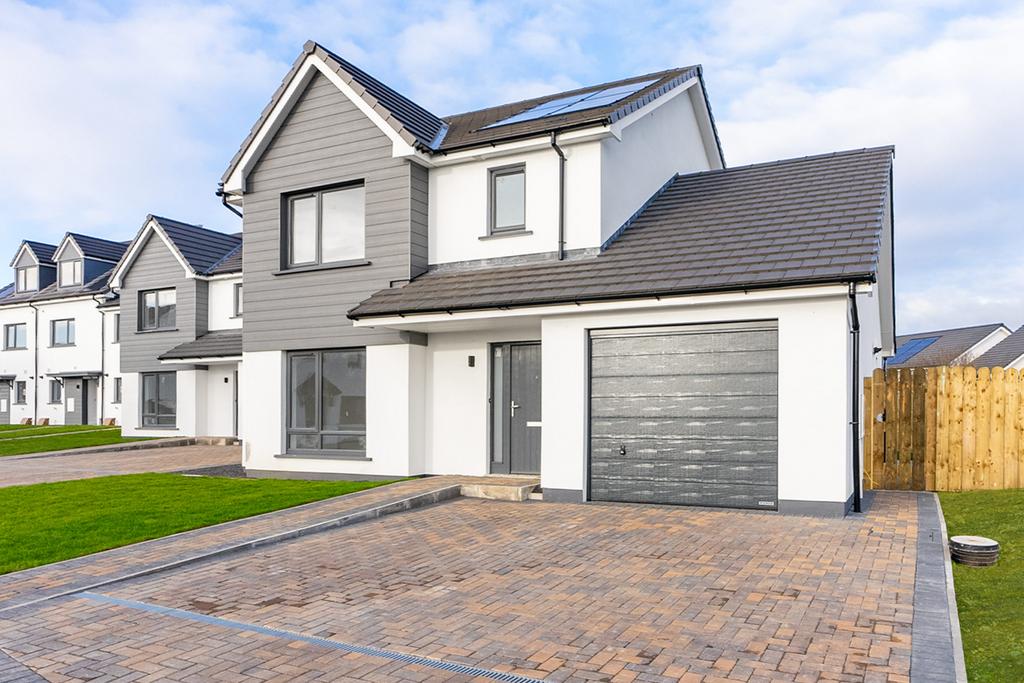 90, Shimmin Road, Ballasalla 3 bed detached house - £459,950
